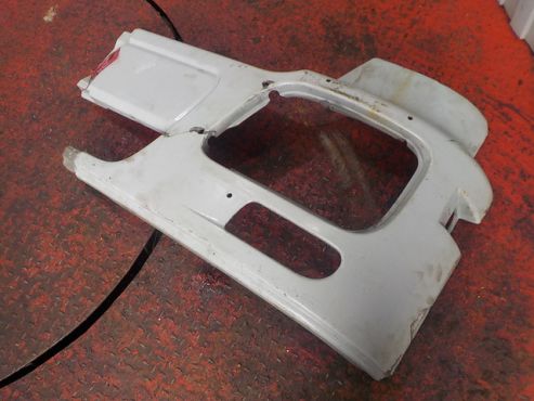 Бампер передний левая часть 943 83, 9438800073, 9438800270, 9438800670 ...